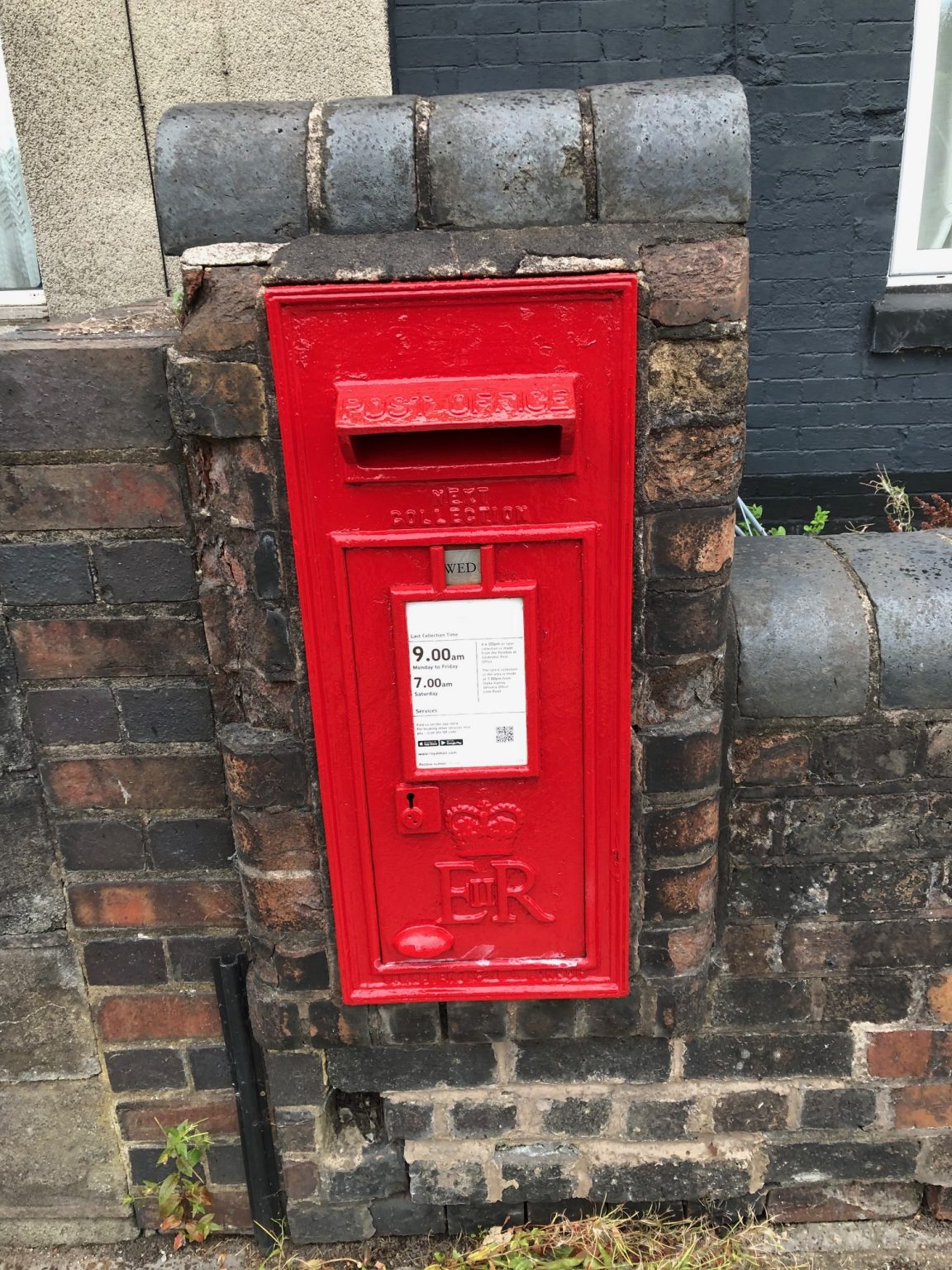 Post Boxe’s, Get a Lick of RED PAINT « Sandyford and Goldenhill
